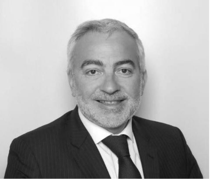 FUSIONS & ACQUISITIONS • Stratéfi 203